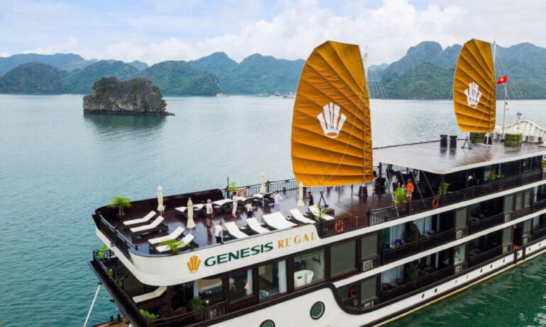 Genesis Regal Cruise: Lan Ha Bay Kayak & Float Village Tour